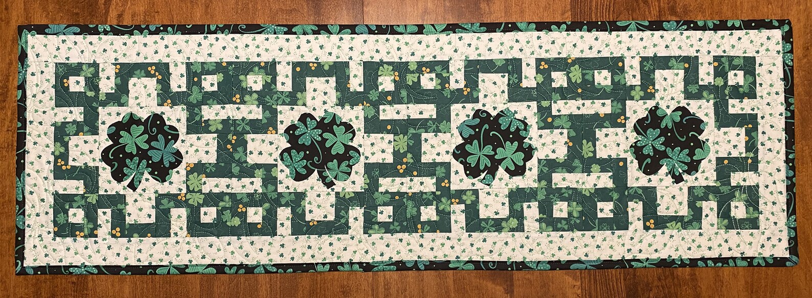 Emerald Isle Table Runner Quilt Pattern, PDF DOWNLOAD - Etsy