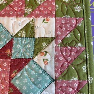 Bees and Blooms Table Runner Pattern - Etsy