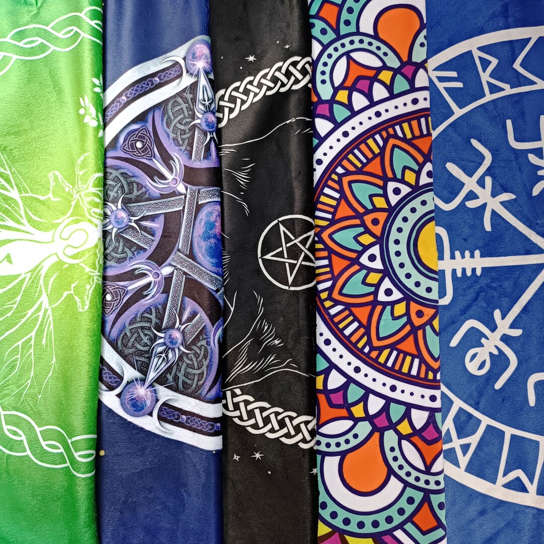 Set of 5 Altar Cloths | Round Plush Tablecloth | Mat for Tarot and ...