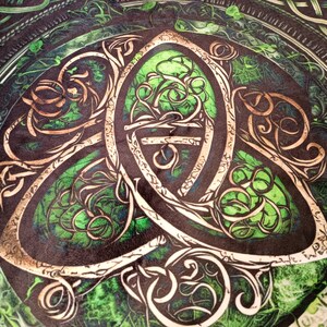 Altar Cloth Circle Triquetra | Round Plush Tablecloth | Mat for Tarot ...