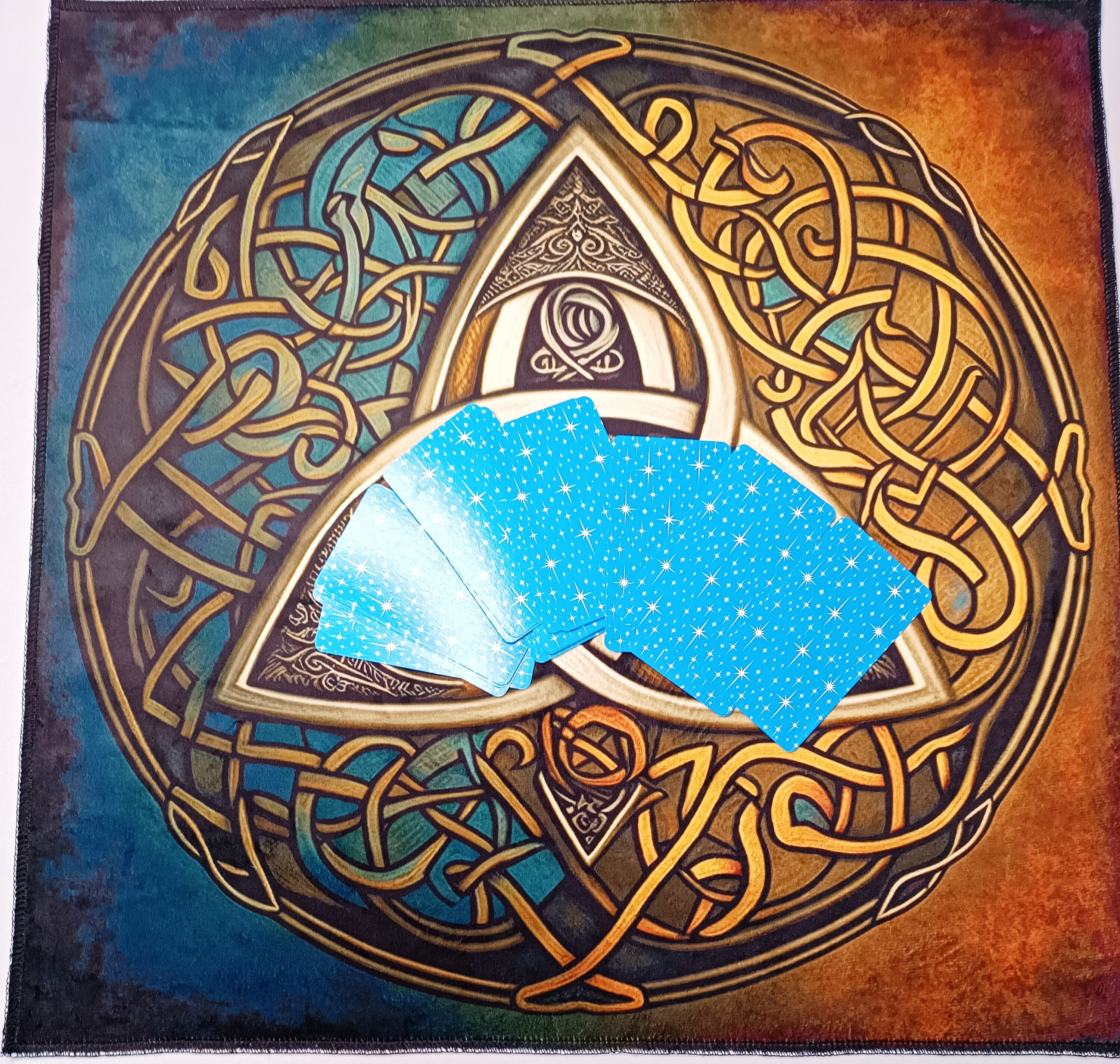 Altar Cloth Triquetra | 24 Inches Plush Tablecloth | Mat for Tarot and ...