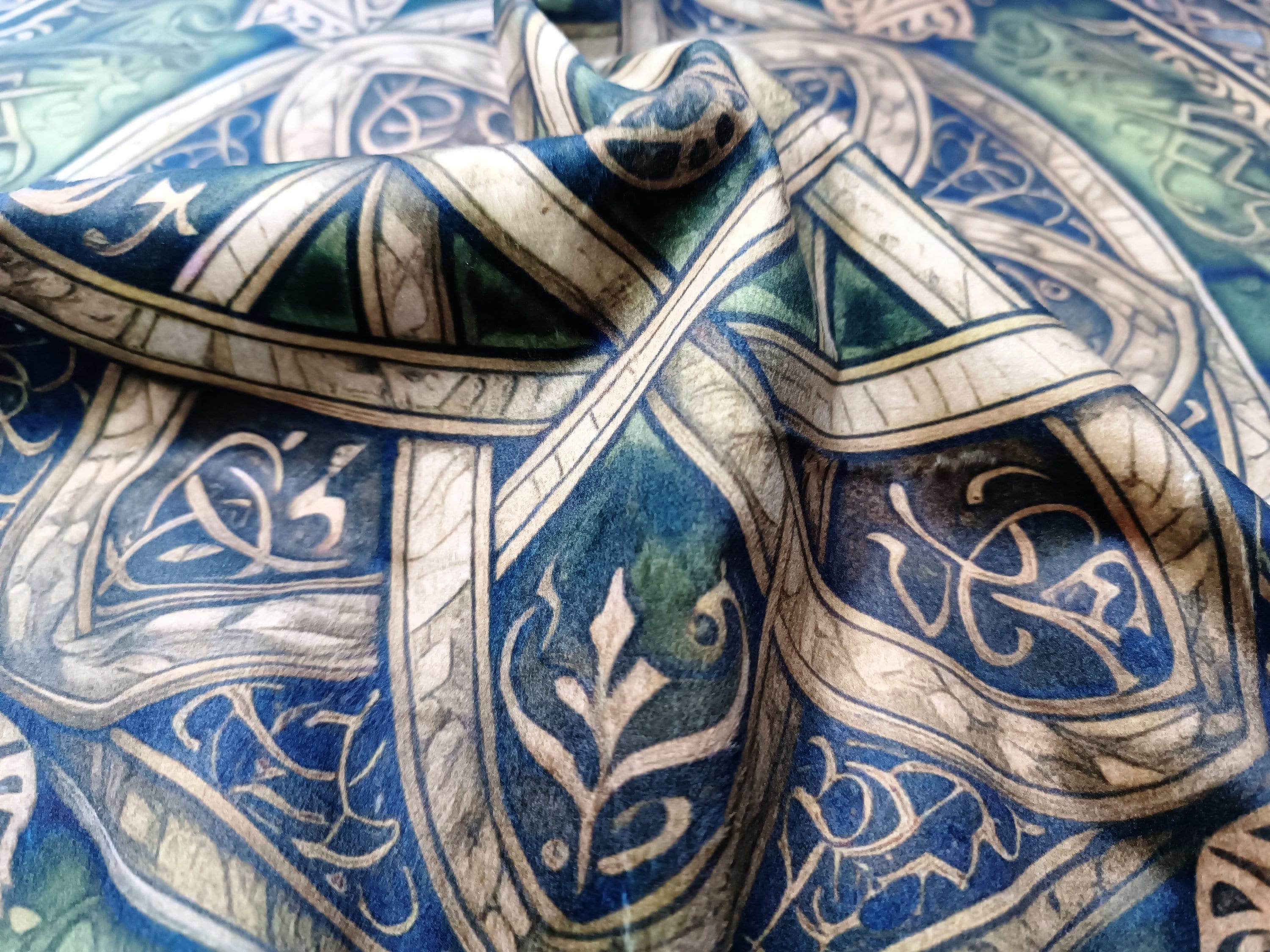 Altar Cloth Celtic Knot 24 Inches Plush Tablecloth Mat for Tarot and ...