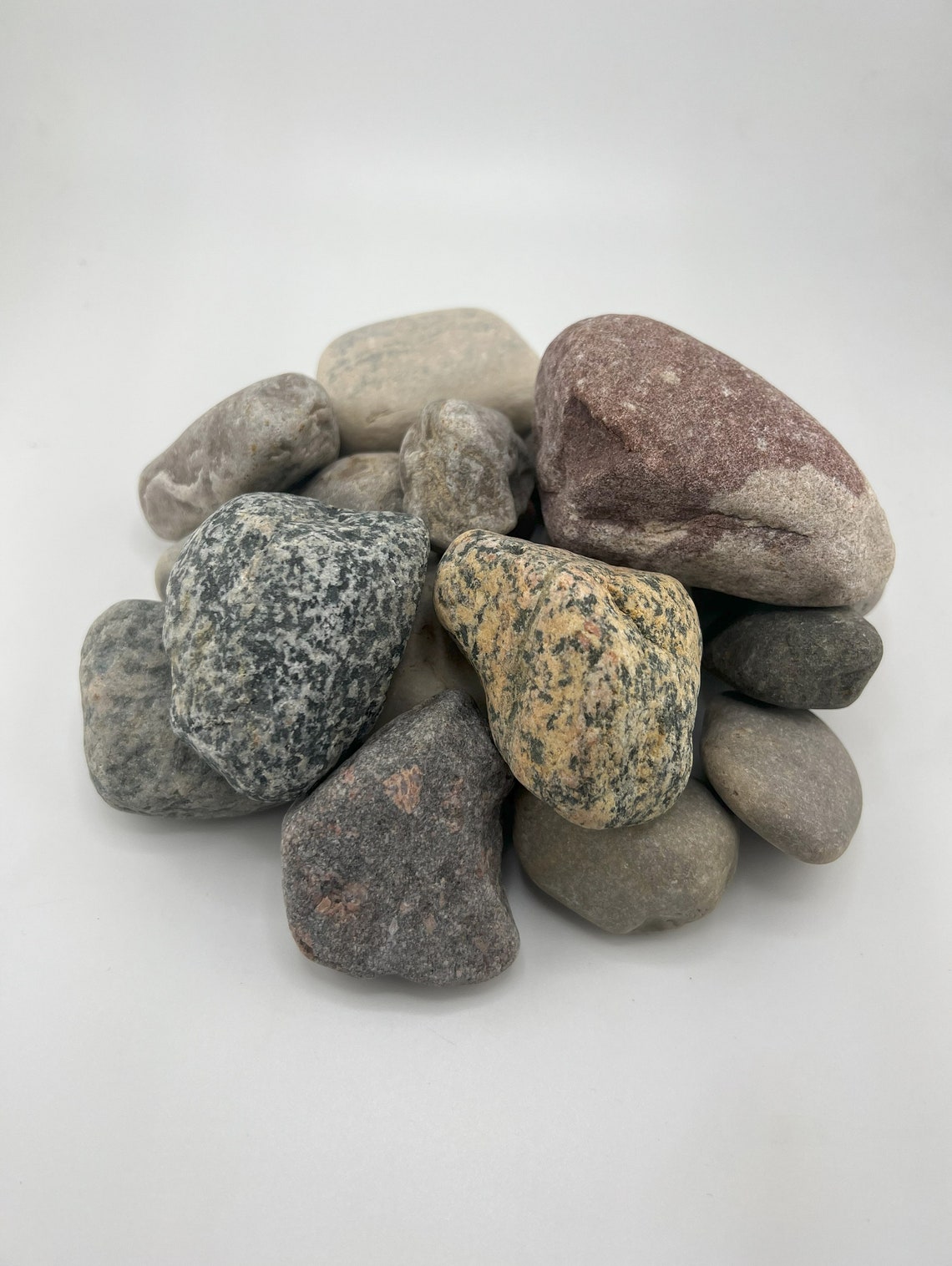 River Rock 1-3in, Decorative Stone, Used for Aquarium Rocks, Terrarium ...