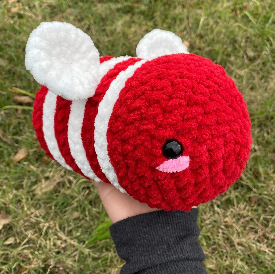 Valentine’s Day Bee (jumbo) - Crochet Amigurumi Stuffed Animal Plushie ...