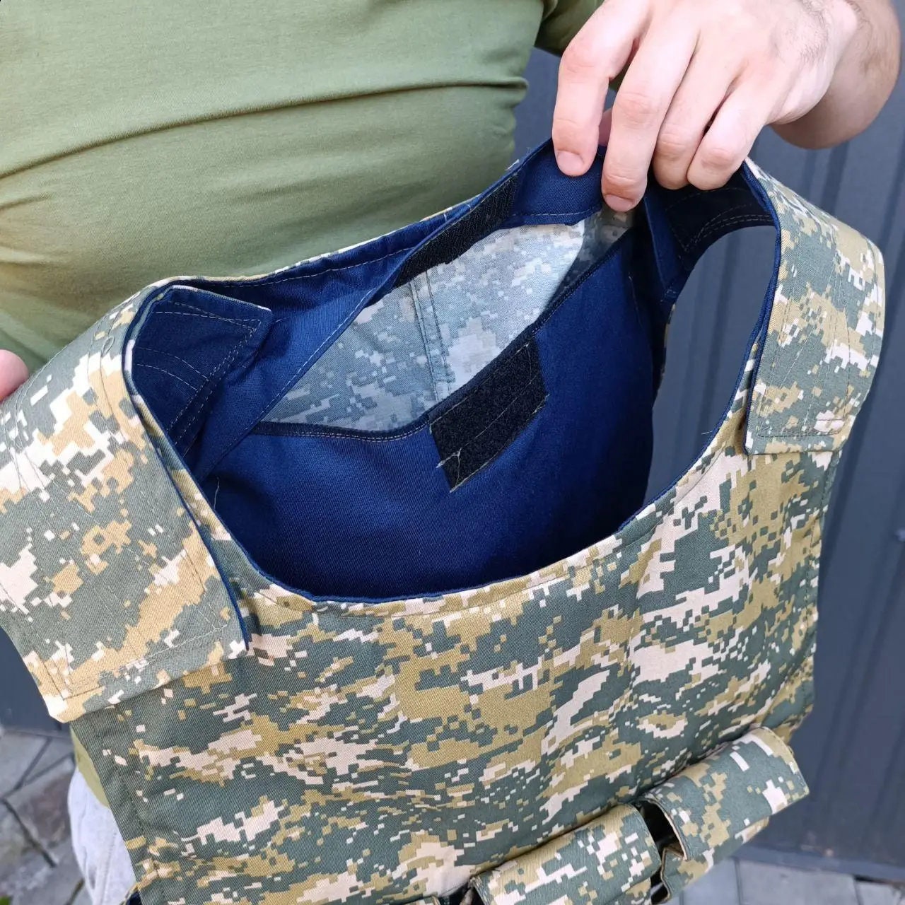 Bulletproof Vest Plate Carrier Pixel Camouflage Ukrainian Armed Forces Lightweight Tactical
