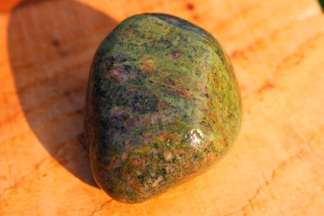 Epidote Quartz Stone, 5.22oz Palm Sized, Naturally Water Tumbled, Lake ...