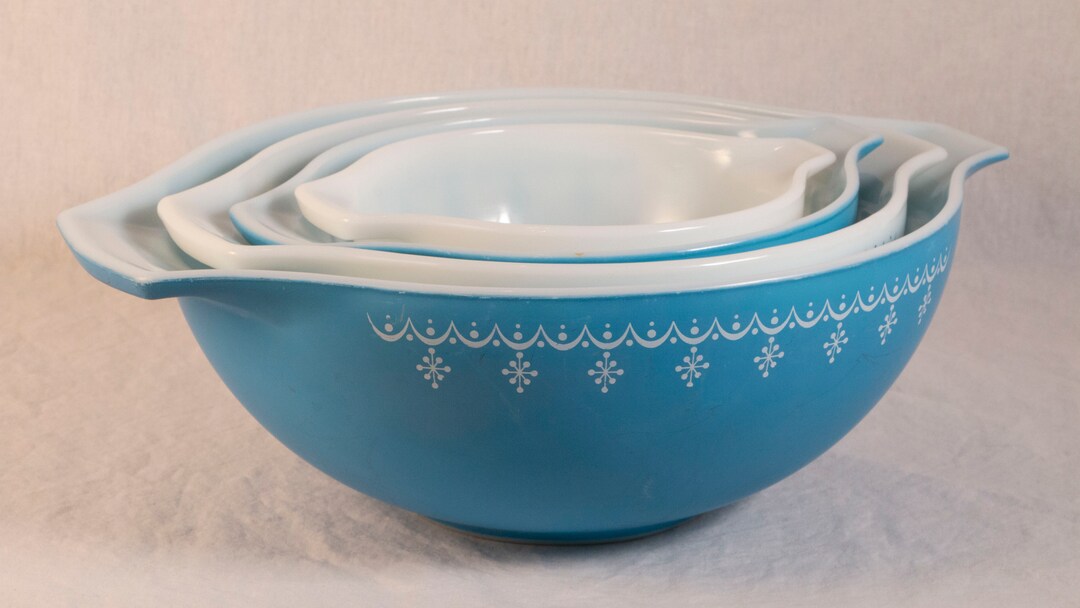 Vintage Pyrex Corningware Cinderella Nesting Bowls - Snowflake Blue ...