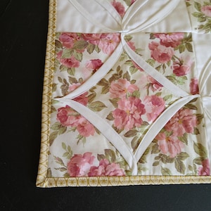 Cottage Roses Cathedral Window Quilt: Reversible Table Topper, French ...