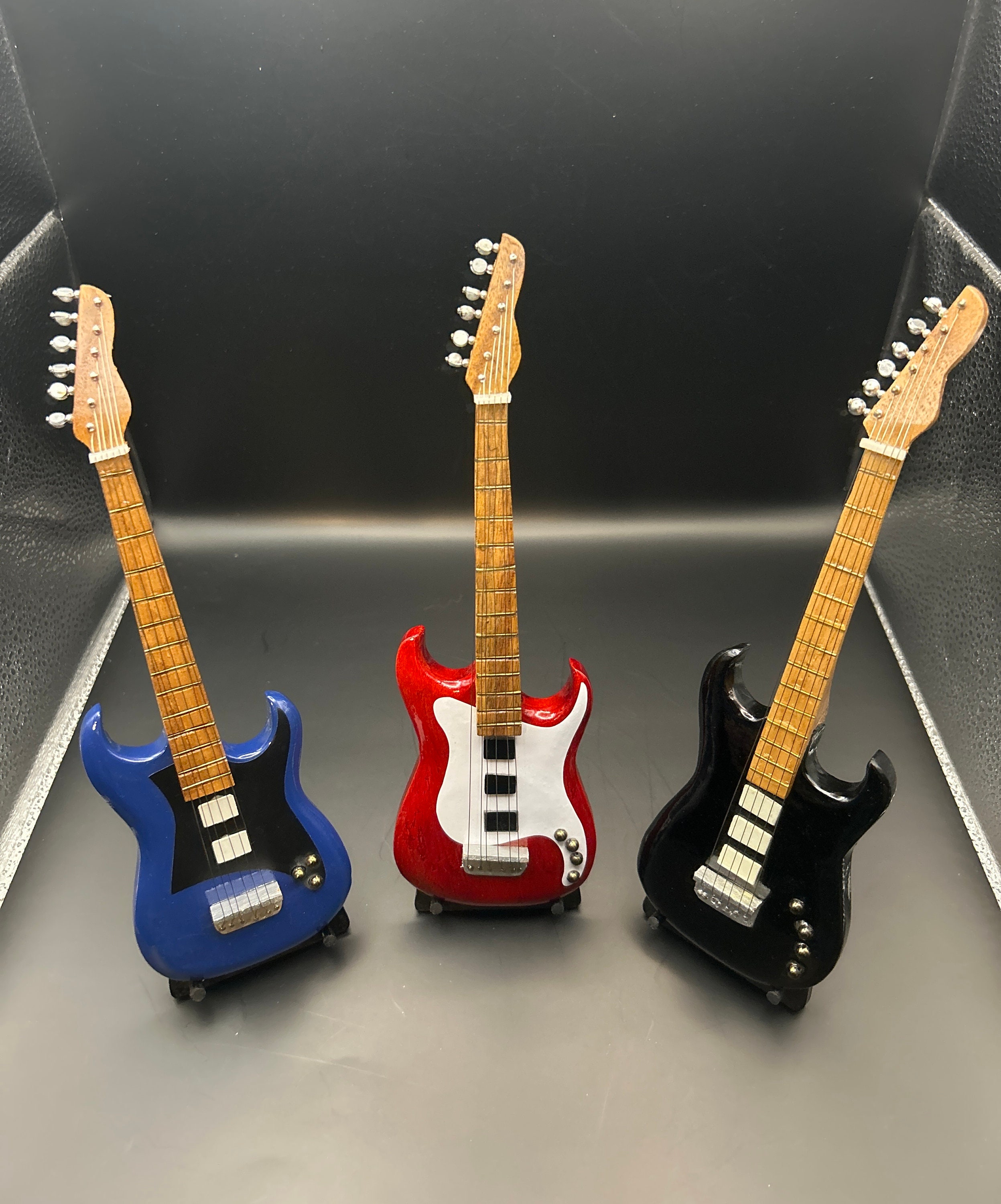 Miniature Guitar, 9.5" Miniature Replica Guitar Model in Three Colors ...