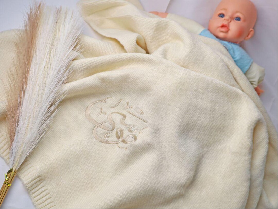 Personalized Arabic Calligraphy Baby Blanket, Embroidered Knitted ...