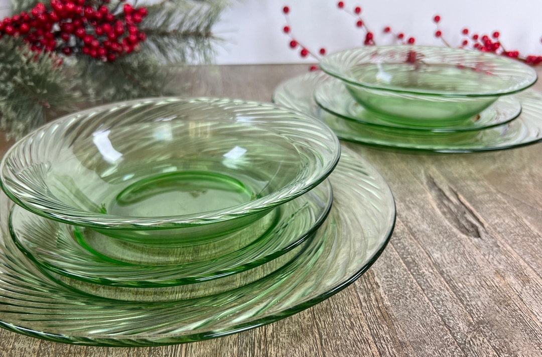 Vintage Pyrex Spiral Dish Set Green, 2 Place Settings - Etsy
