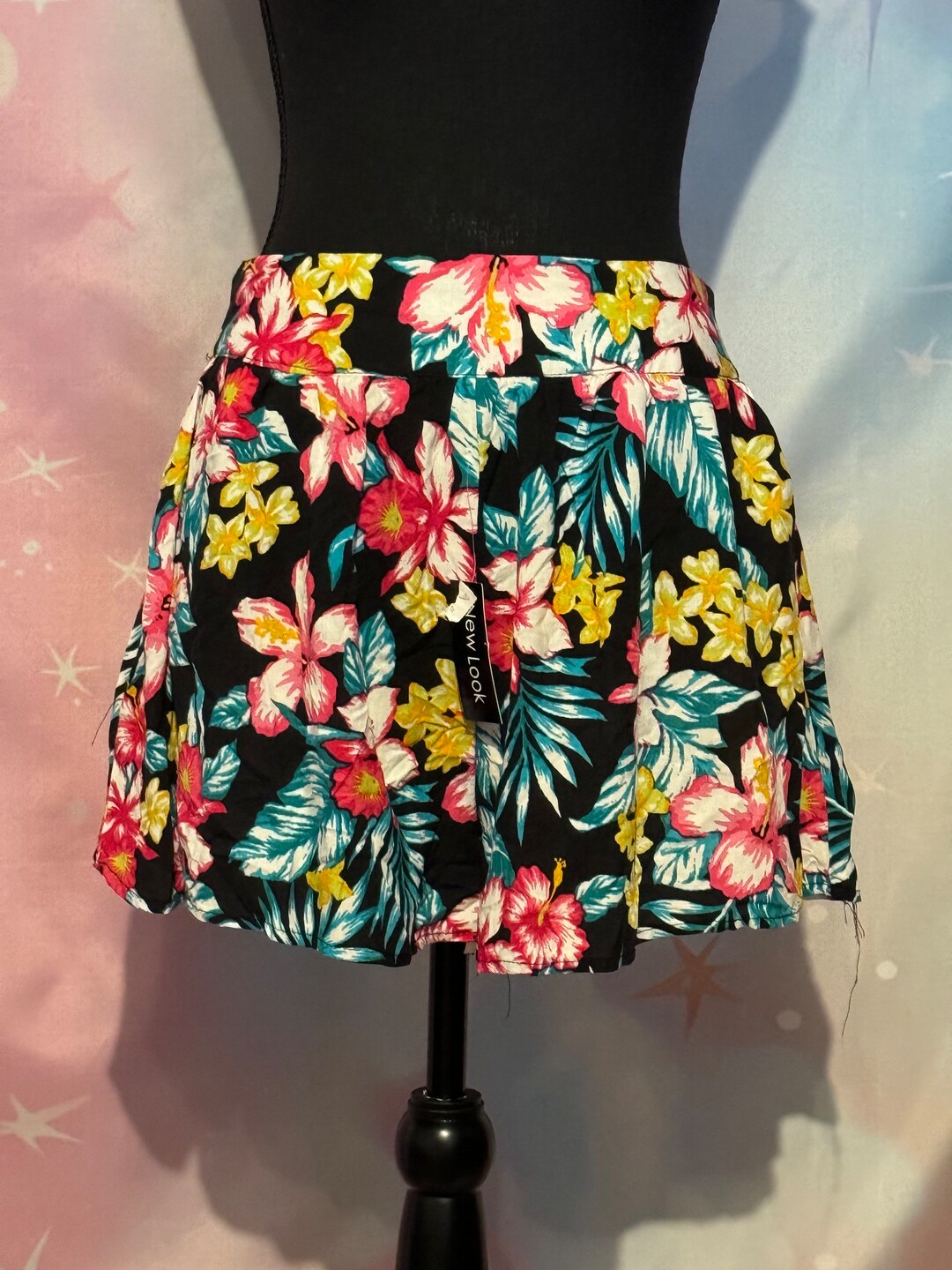 Hawaiian or Tropical Print Skort Straight From the 90s With Pink and ...