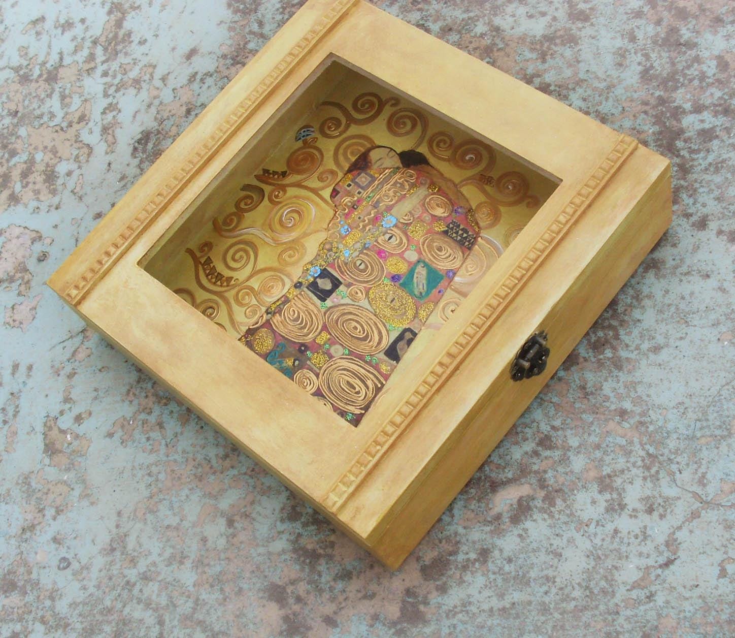 Wedding Crown Box “HUG”, Wedding Crown Case, Wedding Crown Display ...