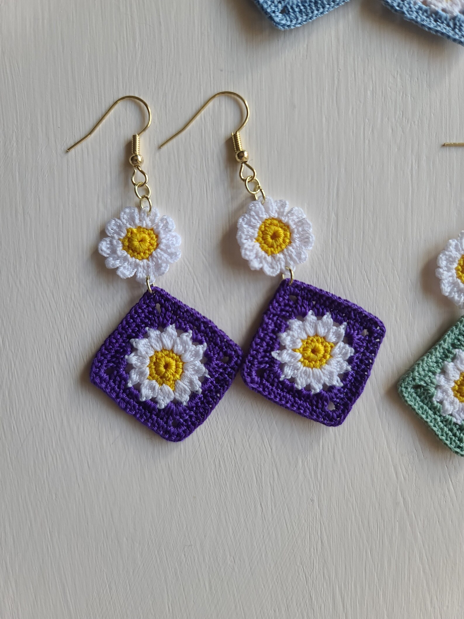 Micro Daisy Crochet Earrings, Dangle Drop Daisy Earrings, Handmade ...