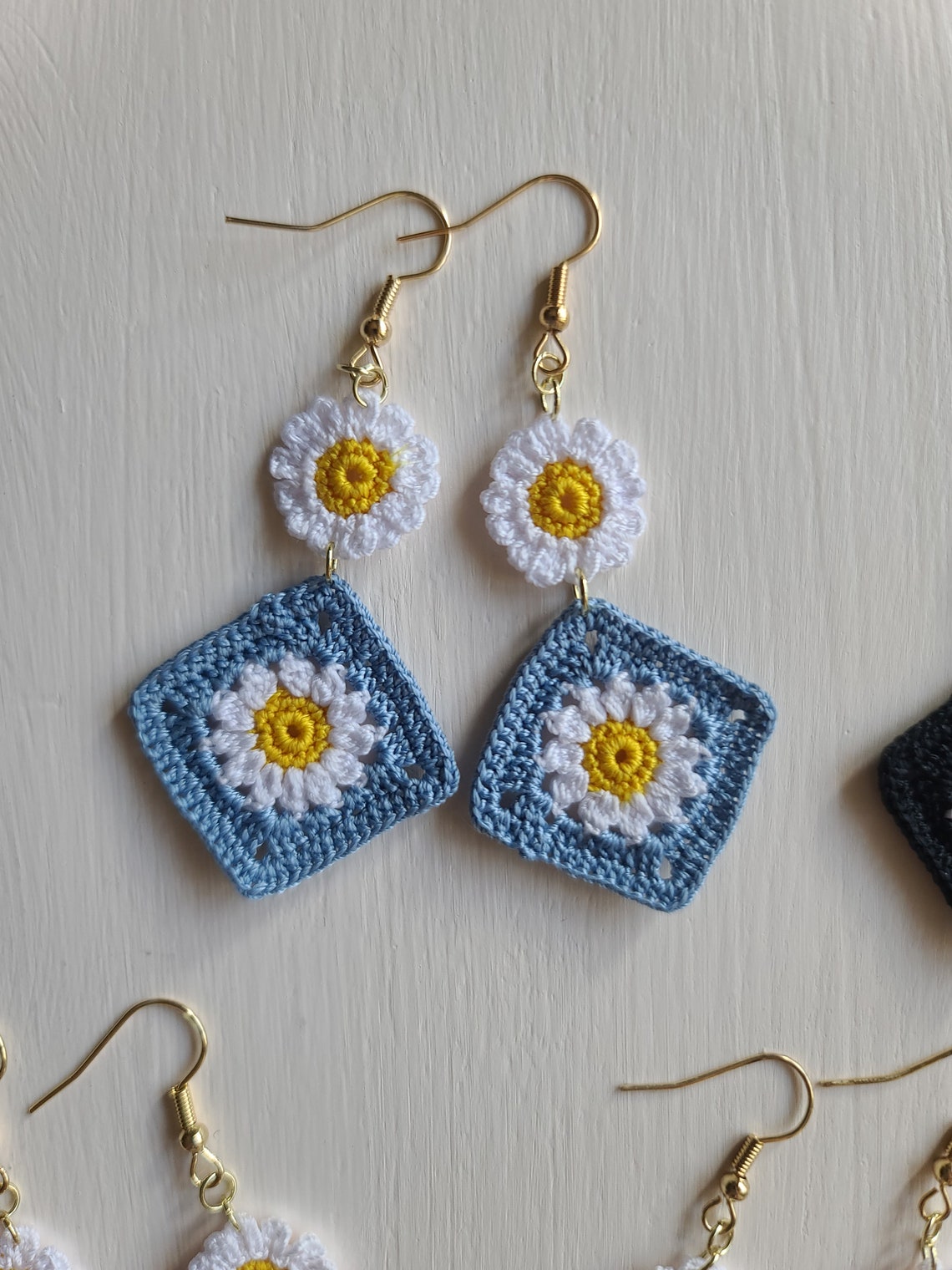 Micro Daisy Crochet Earrings, Dangle Drop Daisy Earrings, Handmade ...