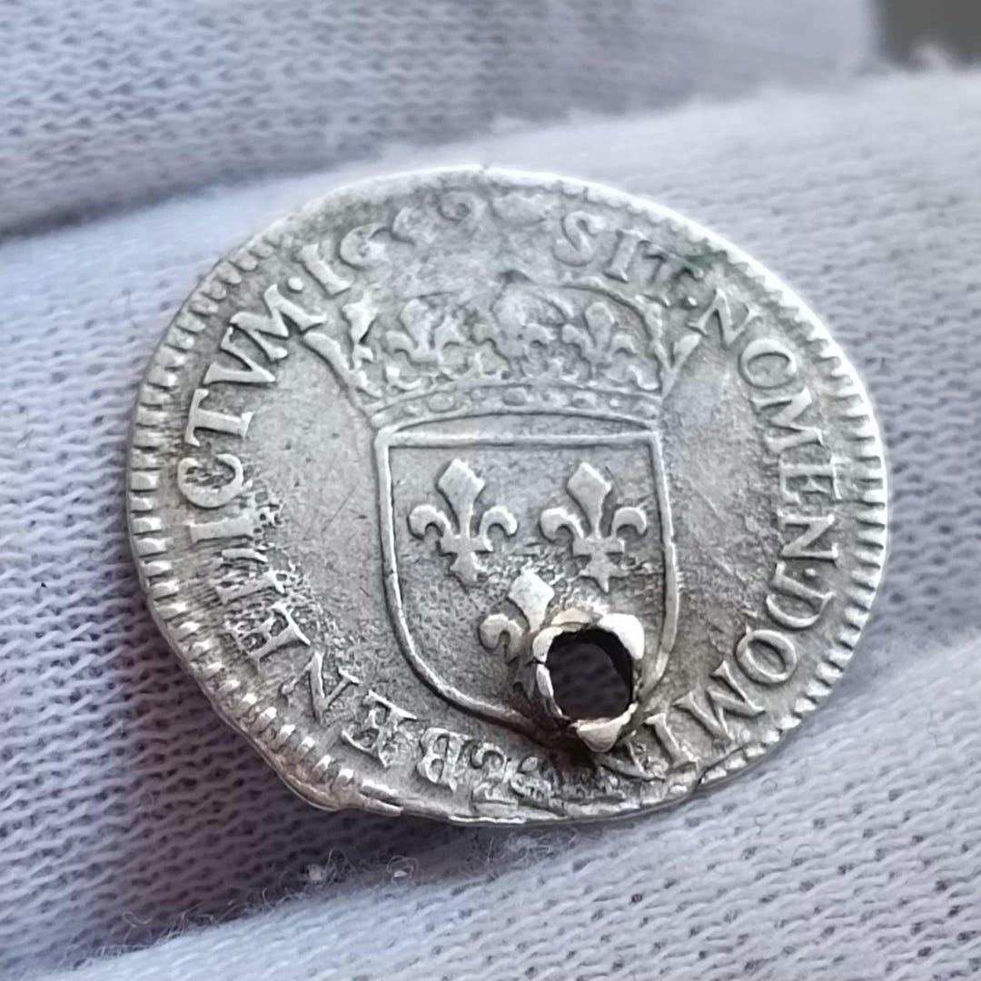 1/12 of a 1659 Louis XIV Ecu in Solid Silver Rare Condition With Musket ...