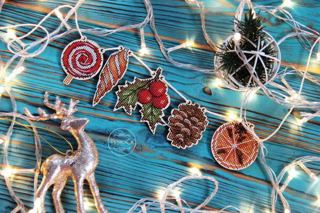 Christmas Garland Cross Stitch on Wood Kit, Holly Berry, Lollipop ...