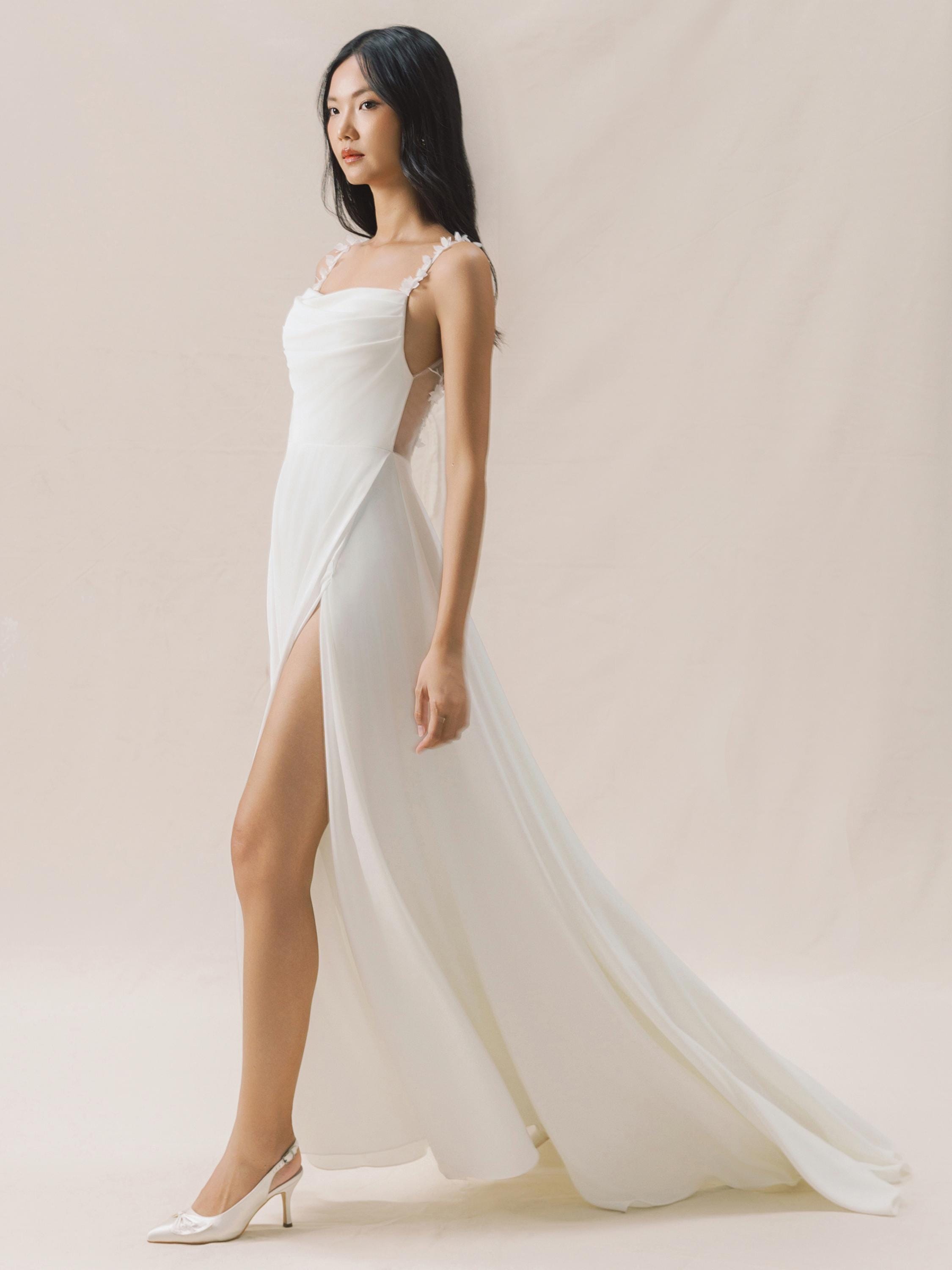 Isabella - Ethereal A-line Wedding Dress With Floral Lace and Illusion ...