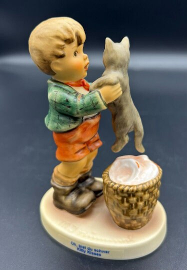 Goebel Hummel Kitty Kisses Figurine 2033 First Issue W/ Original Box - Etsy