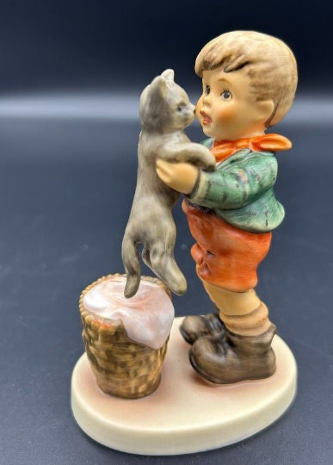 Goebel Hummel Kitty Kisses Figurine 2033 First Issue W/ Original Box - Etsy