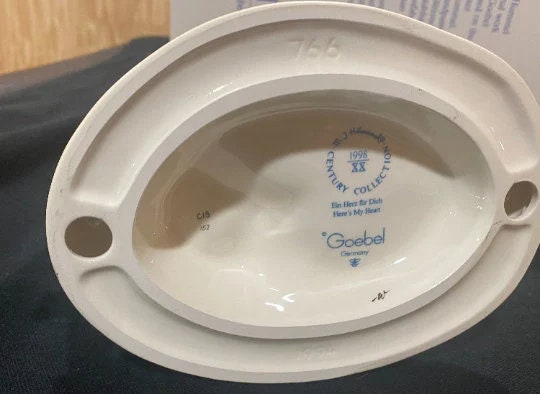 GOEBEL Hummel #766 "here's My Heart" Century Collection 10.7 With Box & COA2 - Etsy