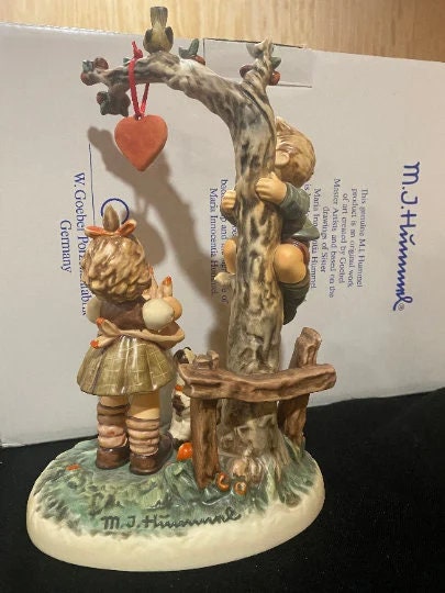 GOEBEL Hummel #766 "here's My Heart" Century Collection 10.7 With Box & COA2 - Etsy