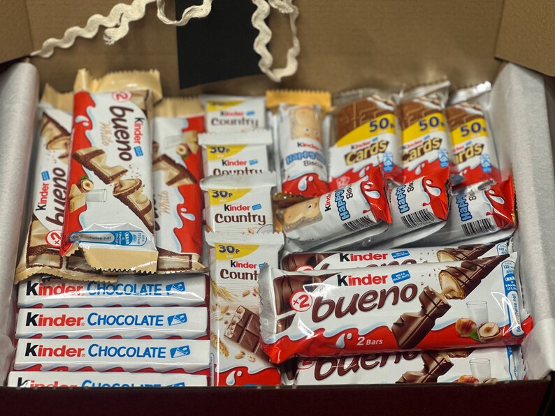 Kinder Bueno Chocolate Gift Box Kinder Bueno Personalisation Chocolate ...