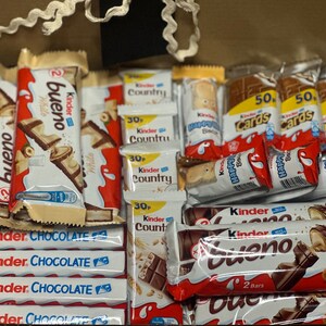 Kinder Bueno Chocolate Gift Box Kinder Bueno Personalisation Chocolate ...