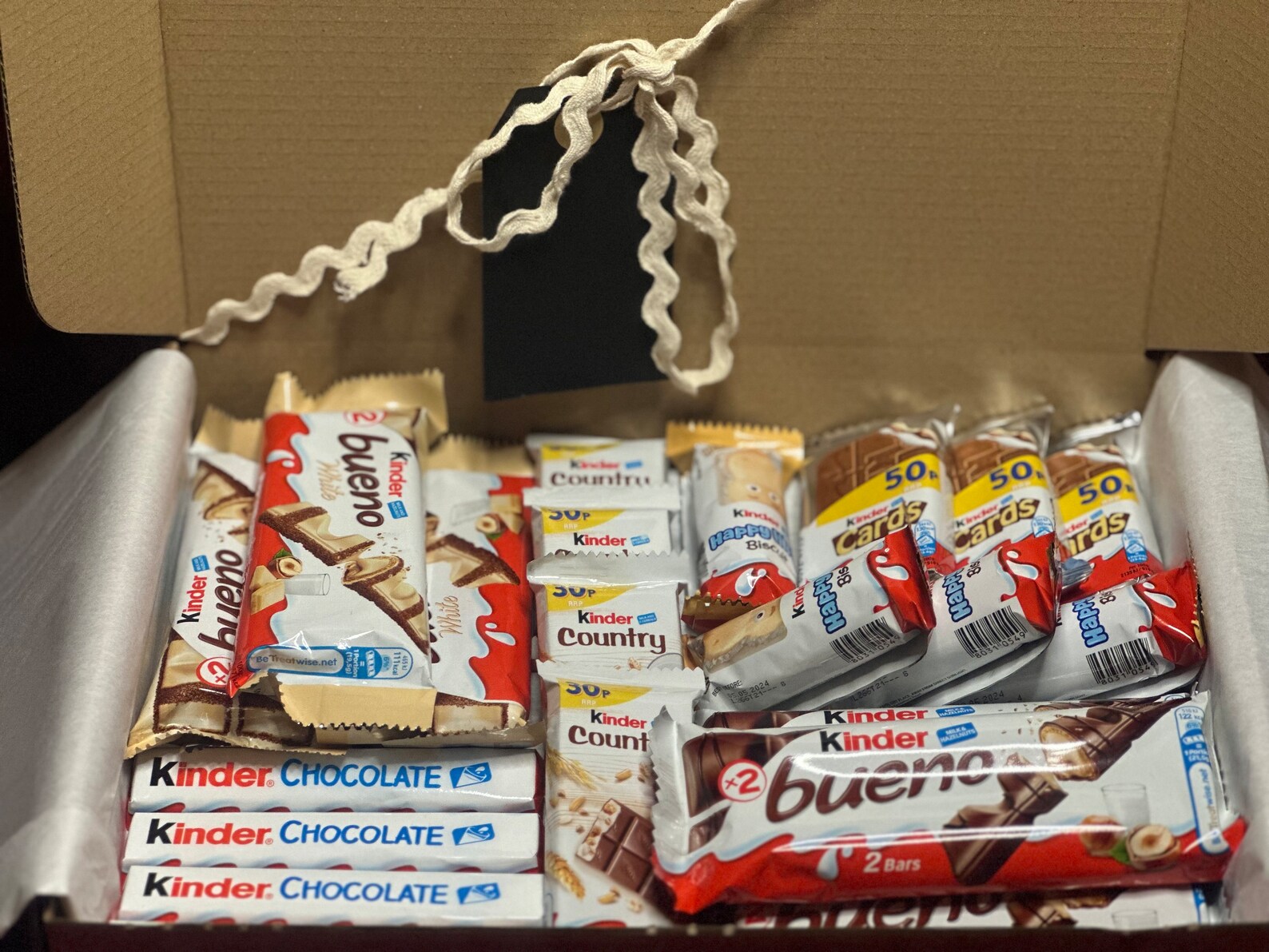 Kinder Bueno Chocolate Gift Box Kinder Bueno Personalisation Chocolate ...