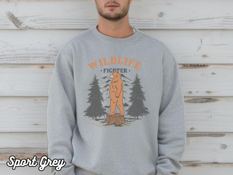 Minimalistic-nature 90s Wildlife Sweatshirt: Vintage Retro Grizzly Bear ...