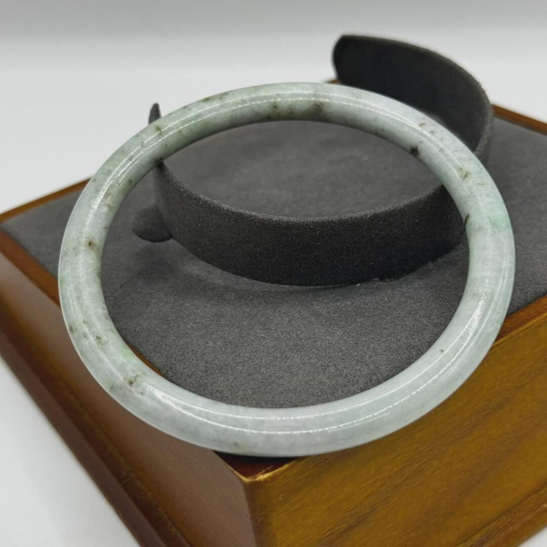 Burmese Jade Bangle Donut Shape Slender Stem Comfortable to Wear Size ...