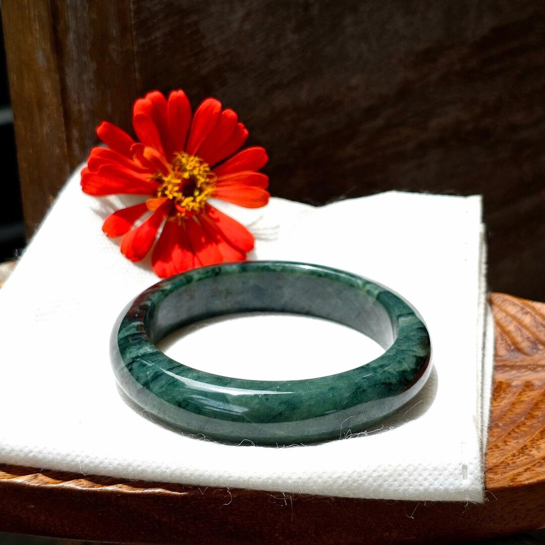 Burmese Jade Bangle Kin Bo Siang Green With Green Dots Translucent Wax ...
