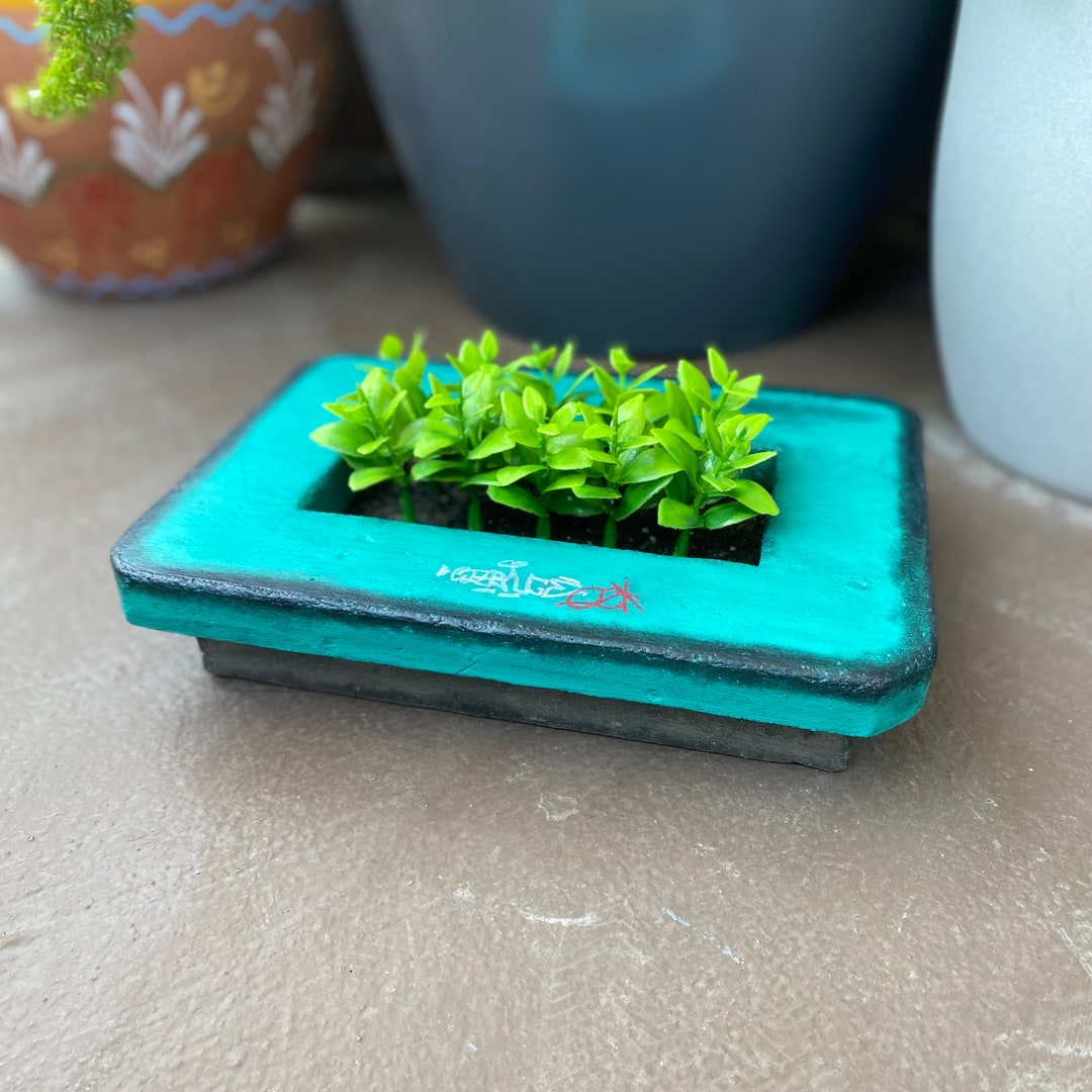 ATLAS Concrete Fingerboard LA Planter - Etsy