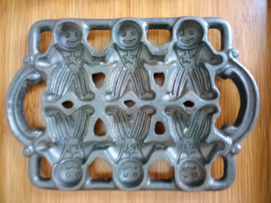 Vintage Cast Iron Gingerbread Man Pan - 6 Man Mold John Wright Co. 1985 ...