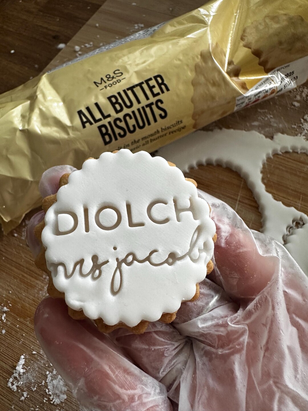 Personalised Biscuit Icing Stamp M&S Size – ‘thank You’ or ‘diolch ...