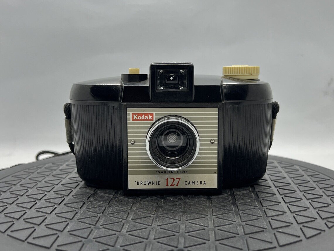 1950s Kodak Brownie 127 Camera W/dakon Lens&original Strap . Fully ...