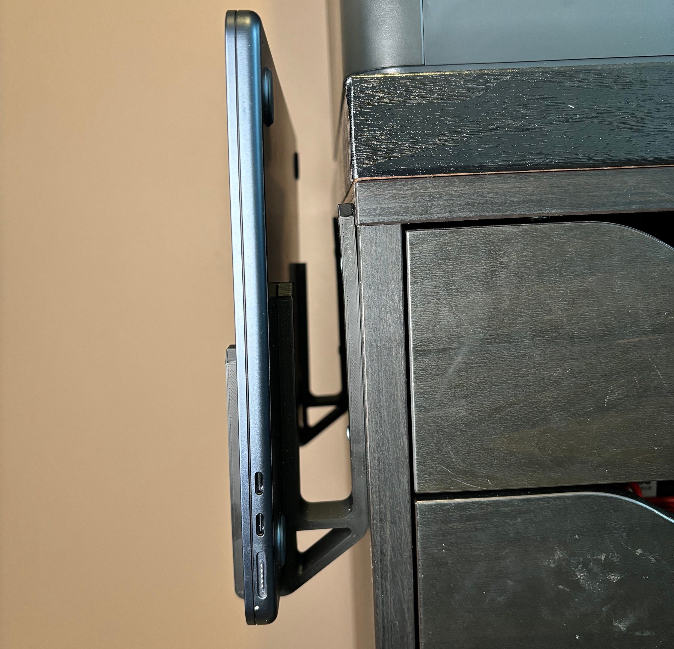 Dual Vertical Laptop Stand for Desk Mounting or Wall Mounting, 15 ...