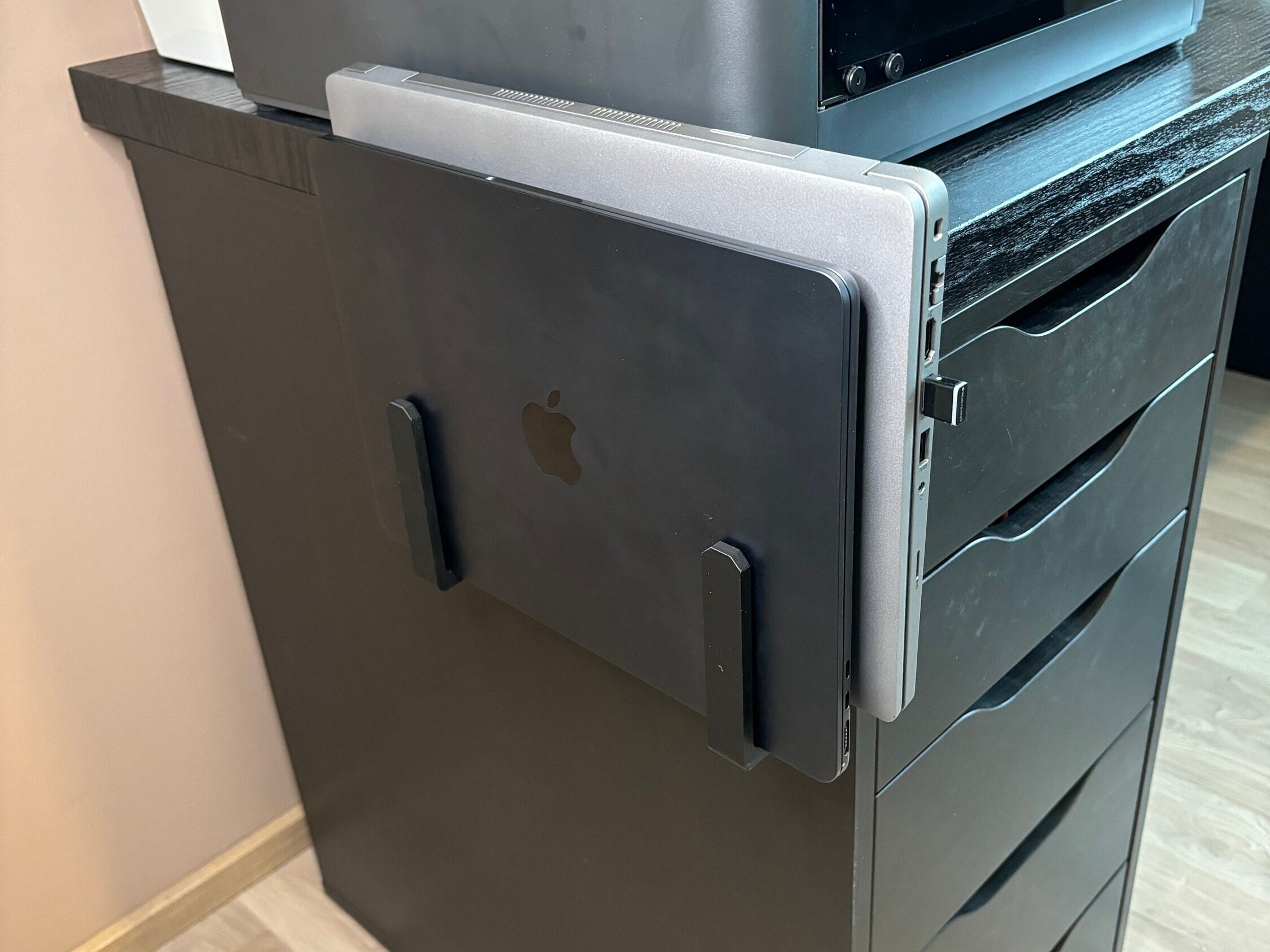 Dual Vertical Laptop Stand for Desk Mounting or Wall Mounting, 15 ...