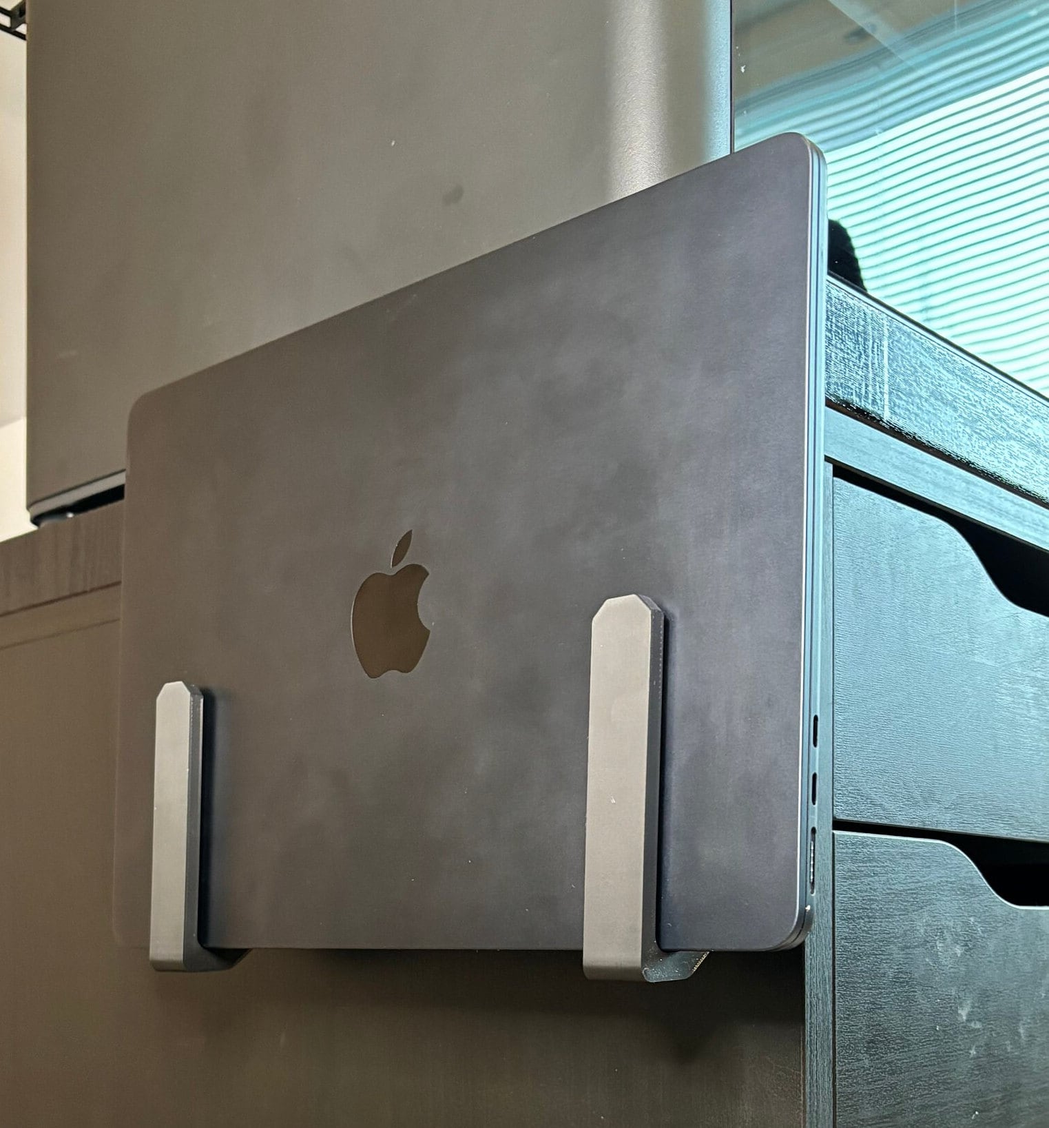 Dual Vertical Laptop Stand for Desk Mounting or Wall Mounting, 15 ...