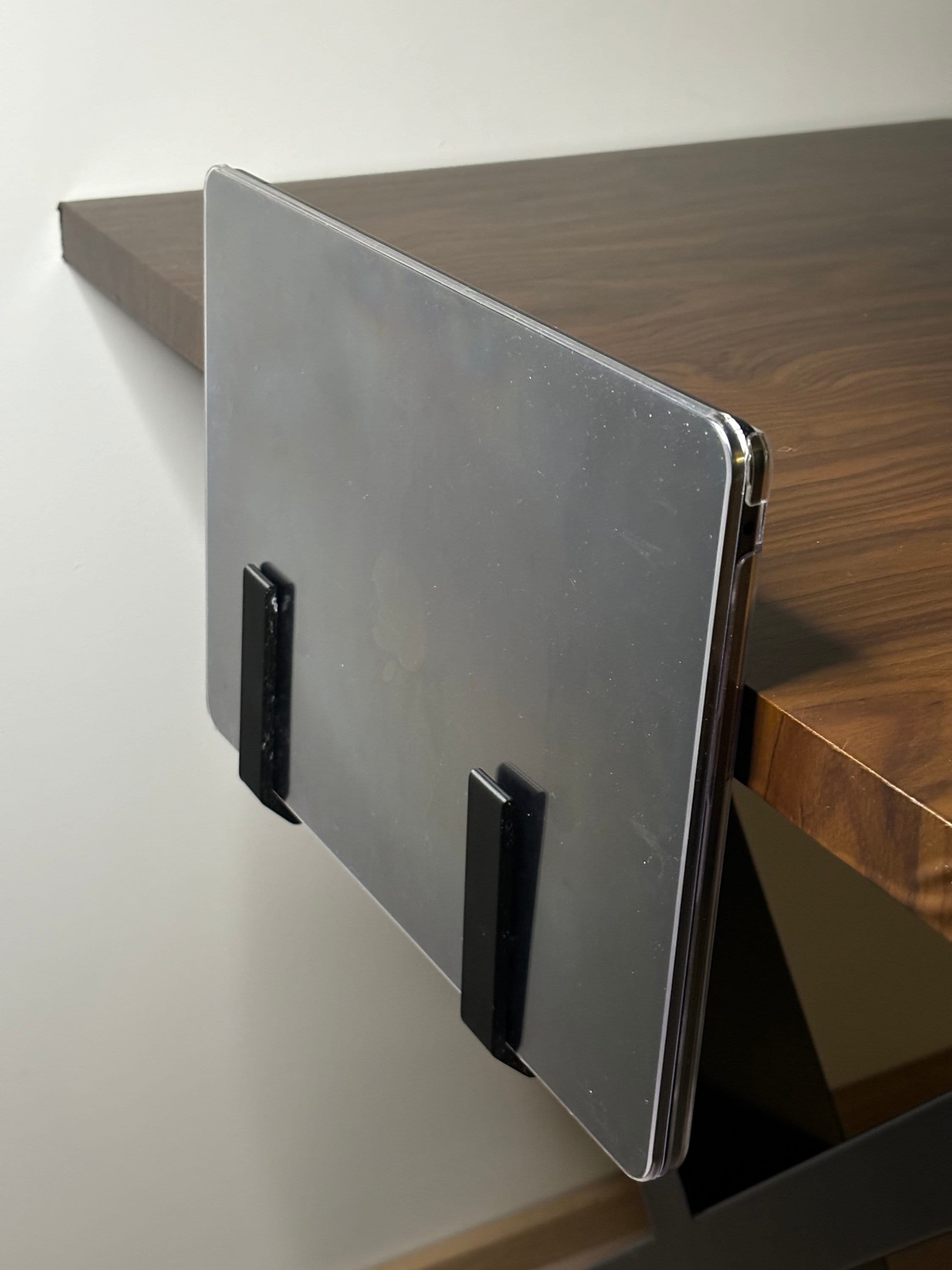 Vertical Laptop Holder for Desk, MacBook Mount, Desk Mounted Laptop ...