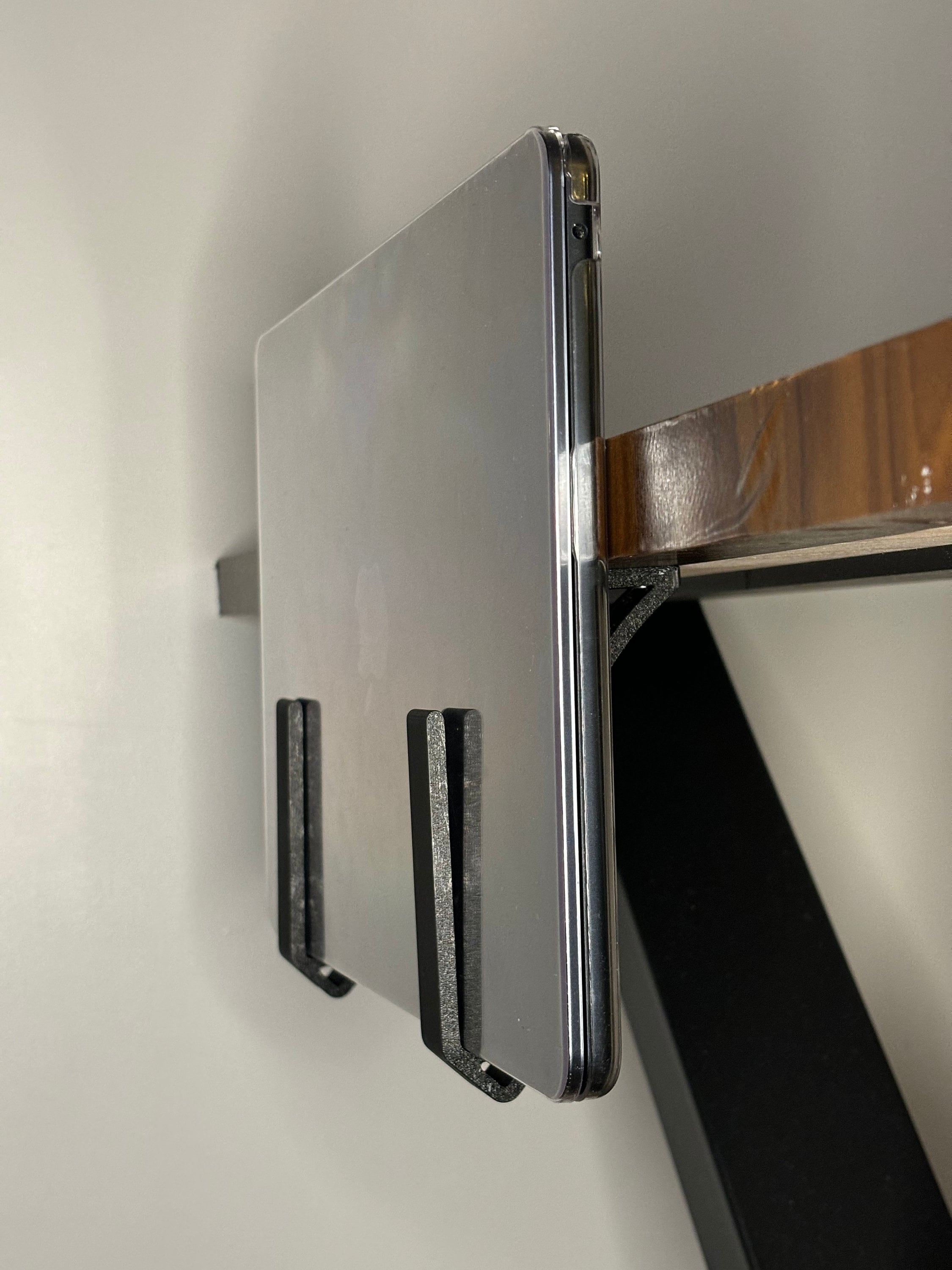 Vertical Laptop Holder for Desk, MacBook Mount, Desk Mounted Laptop ...