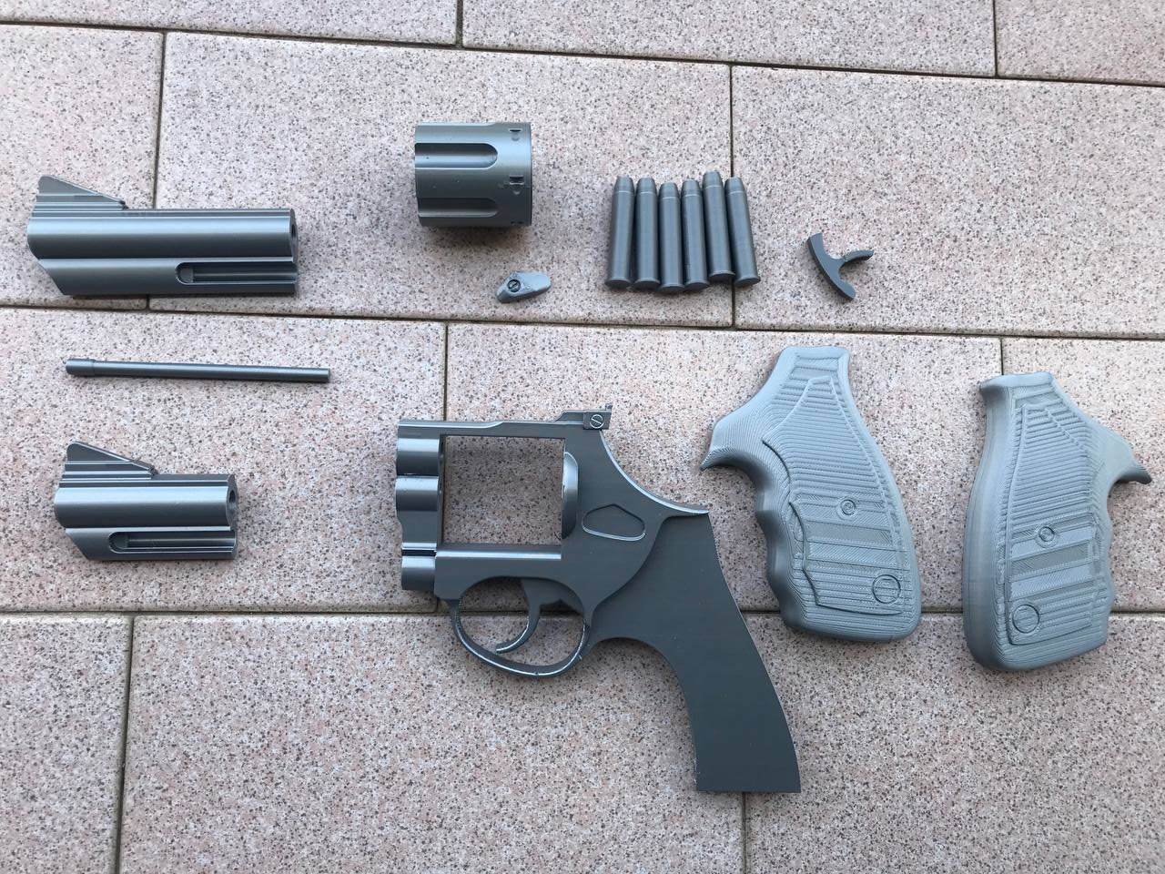 Joel Miller Revolver TLOU 3D Printed Kit for Cosplay - Etsy Canada