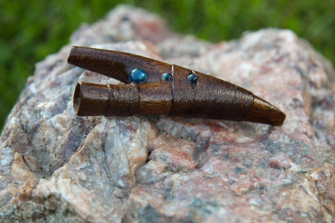 Single Block Kuripe Kuripi, Made of Teak Wood, With Blue Tiger's Eye ...