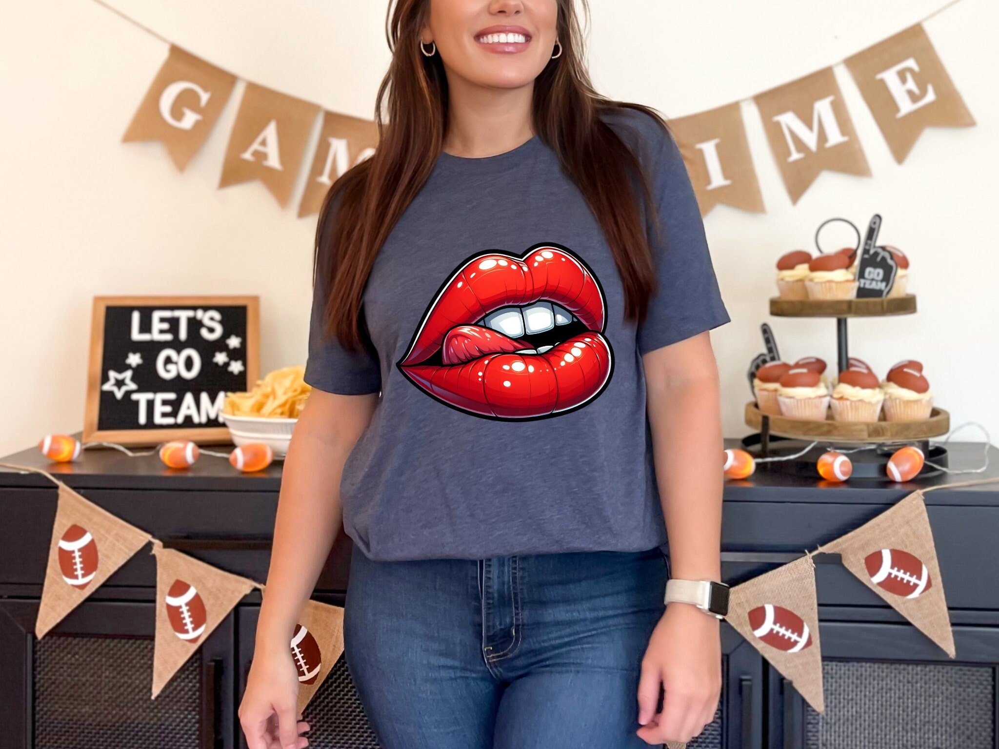 Playful Lips Tease Tongue Graphic Tee Top Unisex T-shirt, Trendy Tongue and Lip Bite Design ...