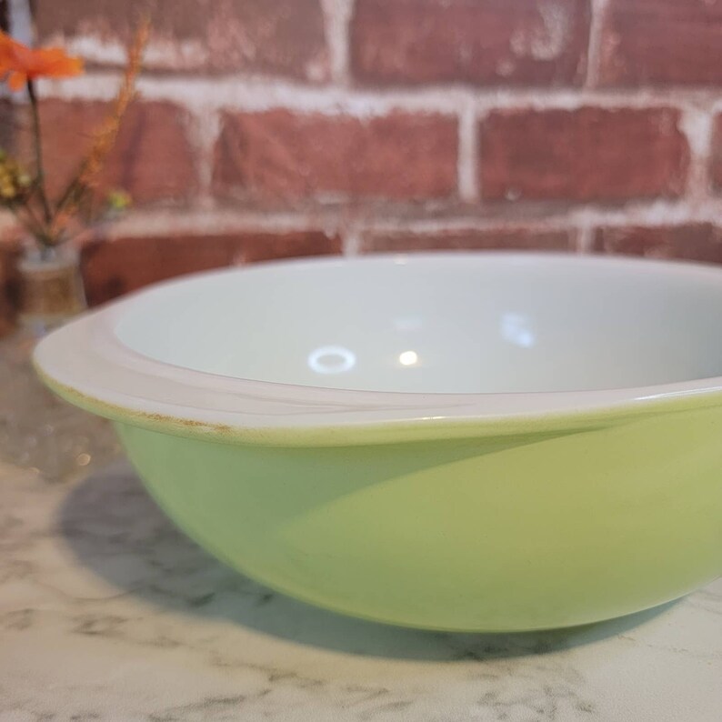 Vintage Pyrex Lime Green Round Baking Dish 2 Quart 024 Casserole Dish ...