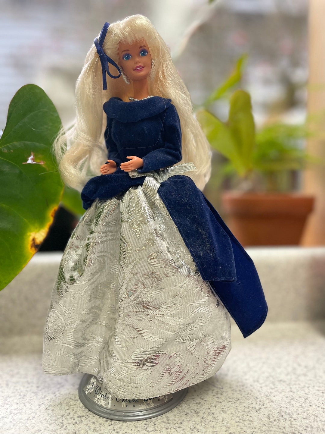 Winter Velvet Barbie, Special Edition, First in "avon Exclusive" Series ...