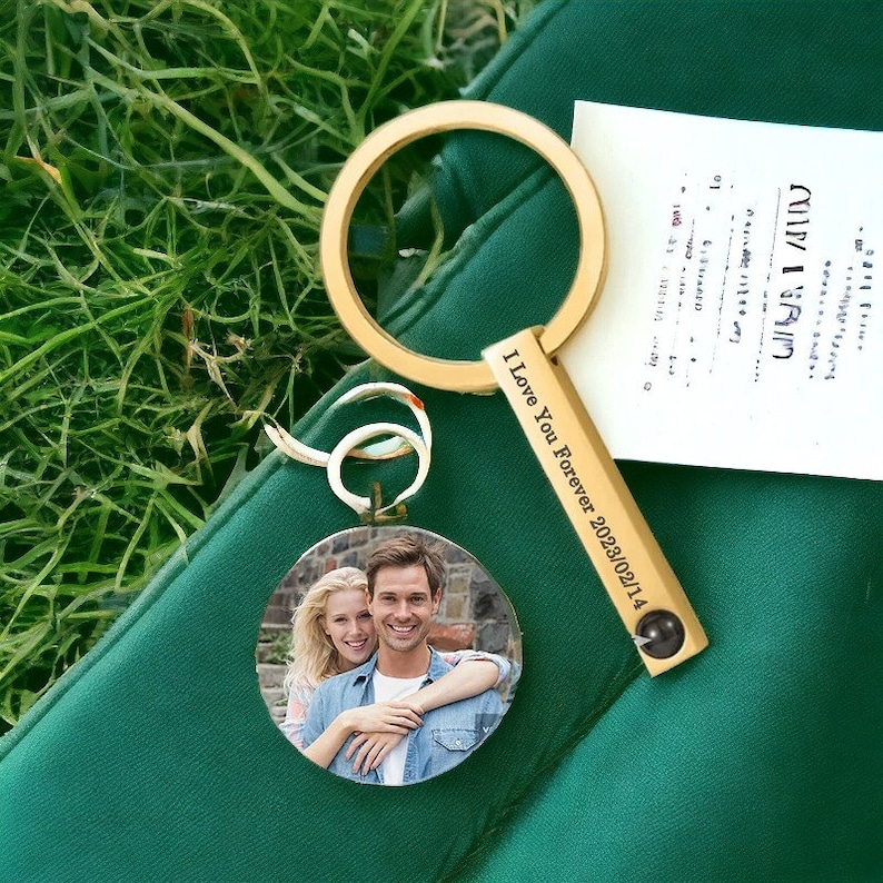 Personalized Photo Projection Keychain 'I Love You' in 100 Languages ...