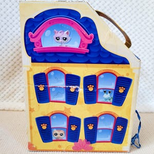 LPS Littlest Pet Shop SET With 6 Pets, Pet House and Accessories Hasbro ...