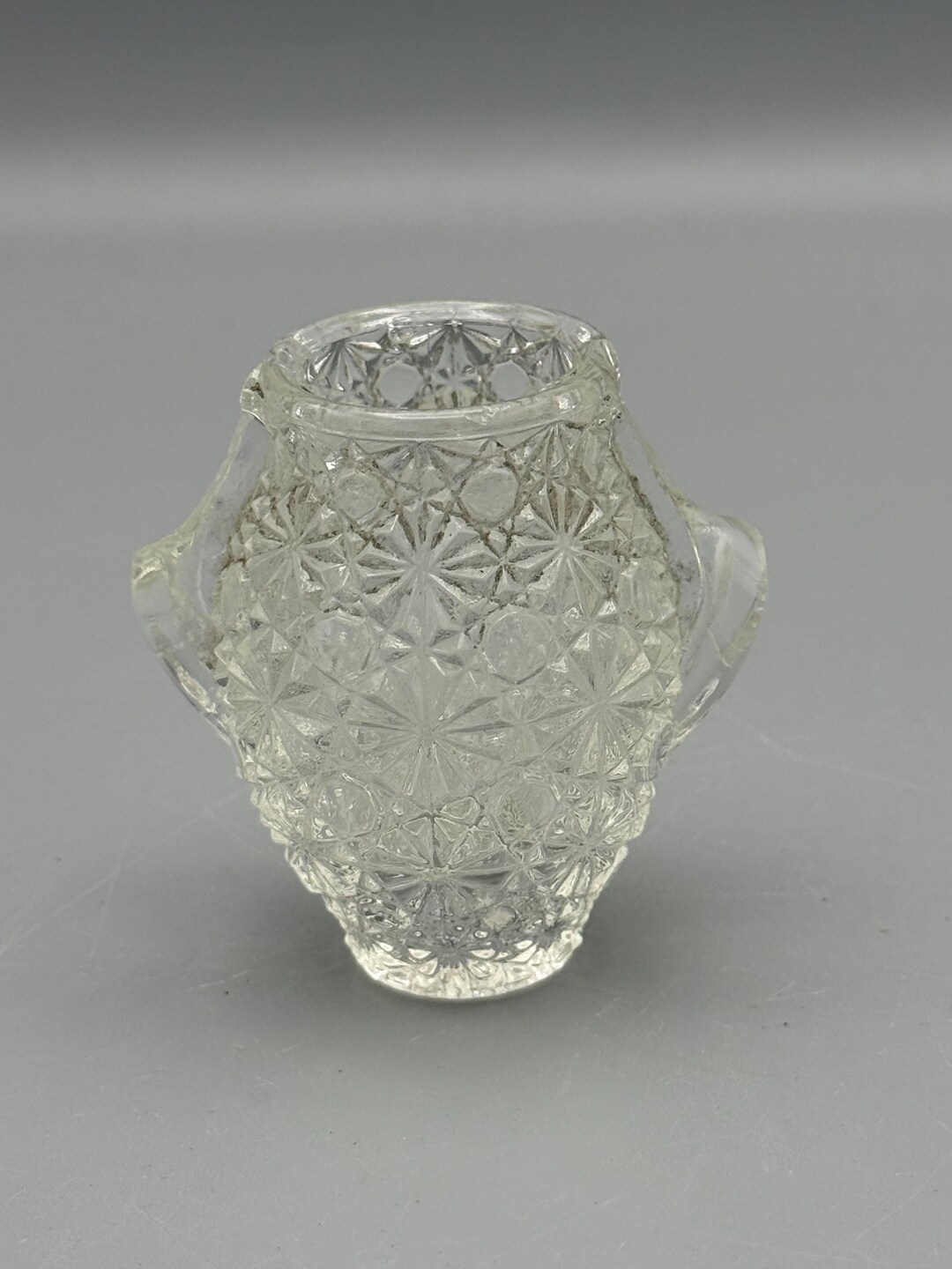 LE Smith Daisy and Button Urn Shaped Toothpick Holder or Tiny Bud Vase ...