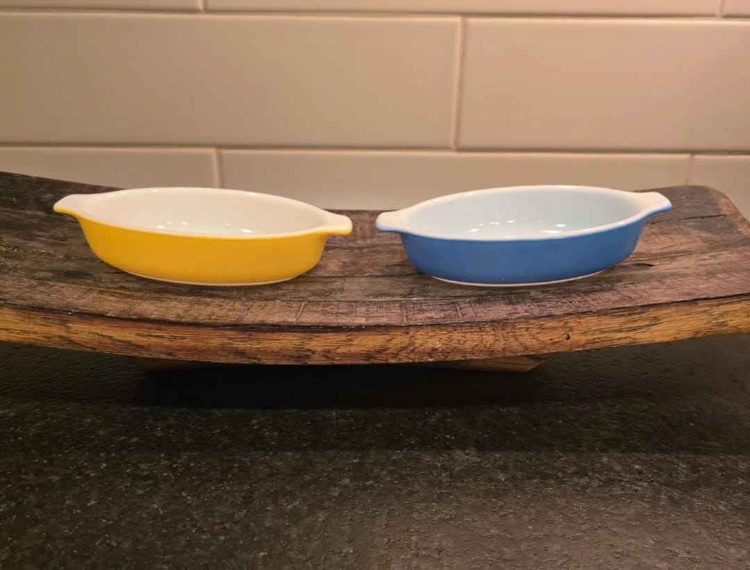 Vintage Pyrex Pixie Tableware Yellow and Blue Dishes Set of 2 #700 10 ...